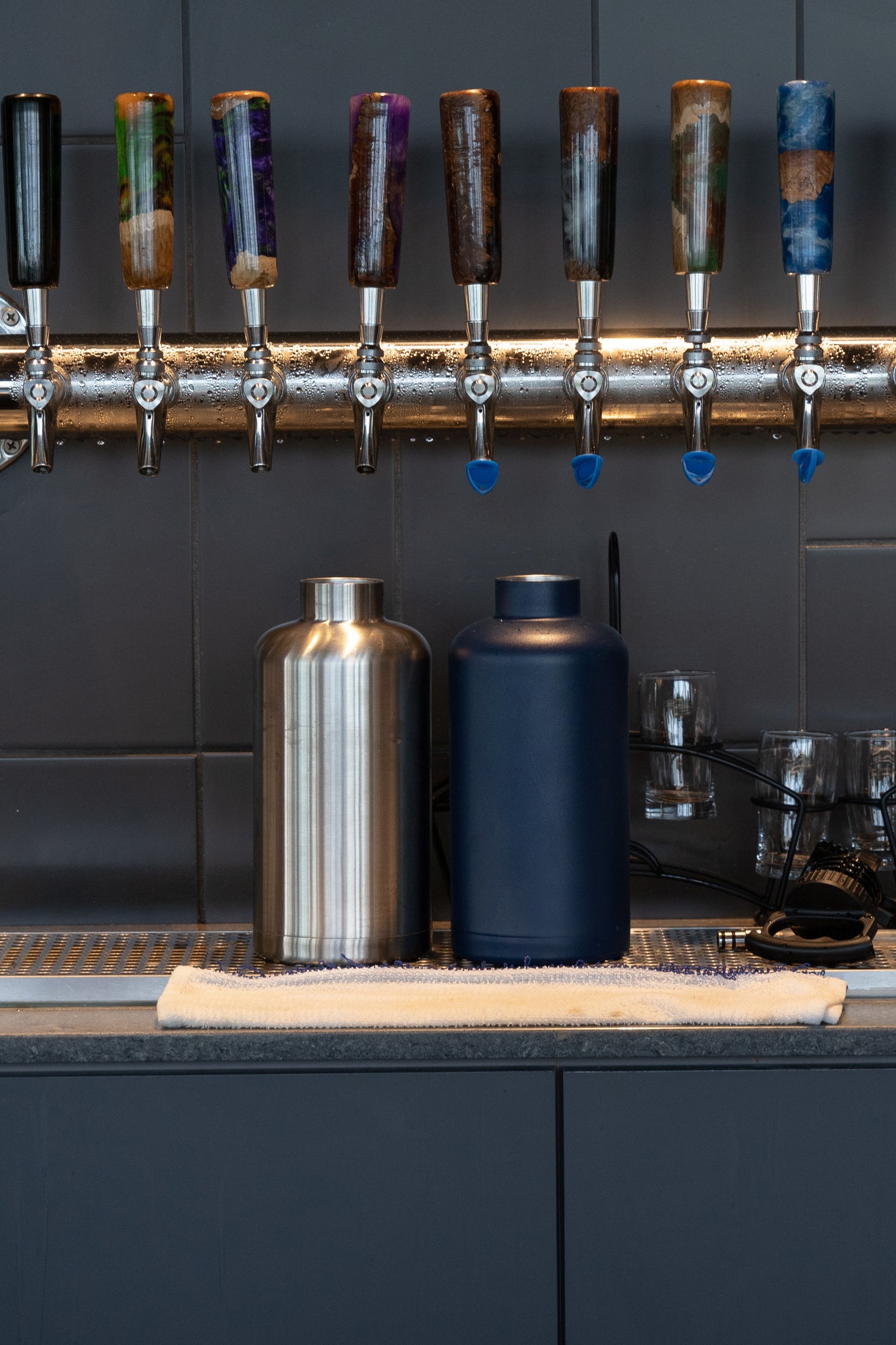 64oz/1.9L FIFTY/FIFTY Tank Growler | FIFTY/FIFTY Bottles